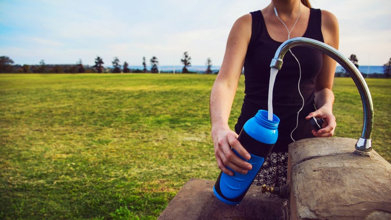 8 Things You Need To Know About Hydration On The Run