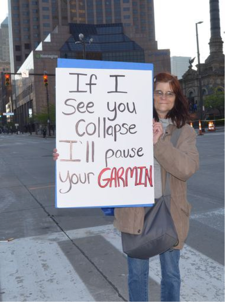 13 Awesomely Perfect Spectator Signs - Women's Running