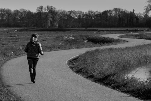 How You Can Happily Navigate Life As An Introverted Runner
